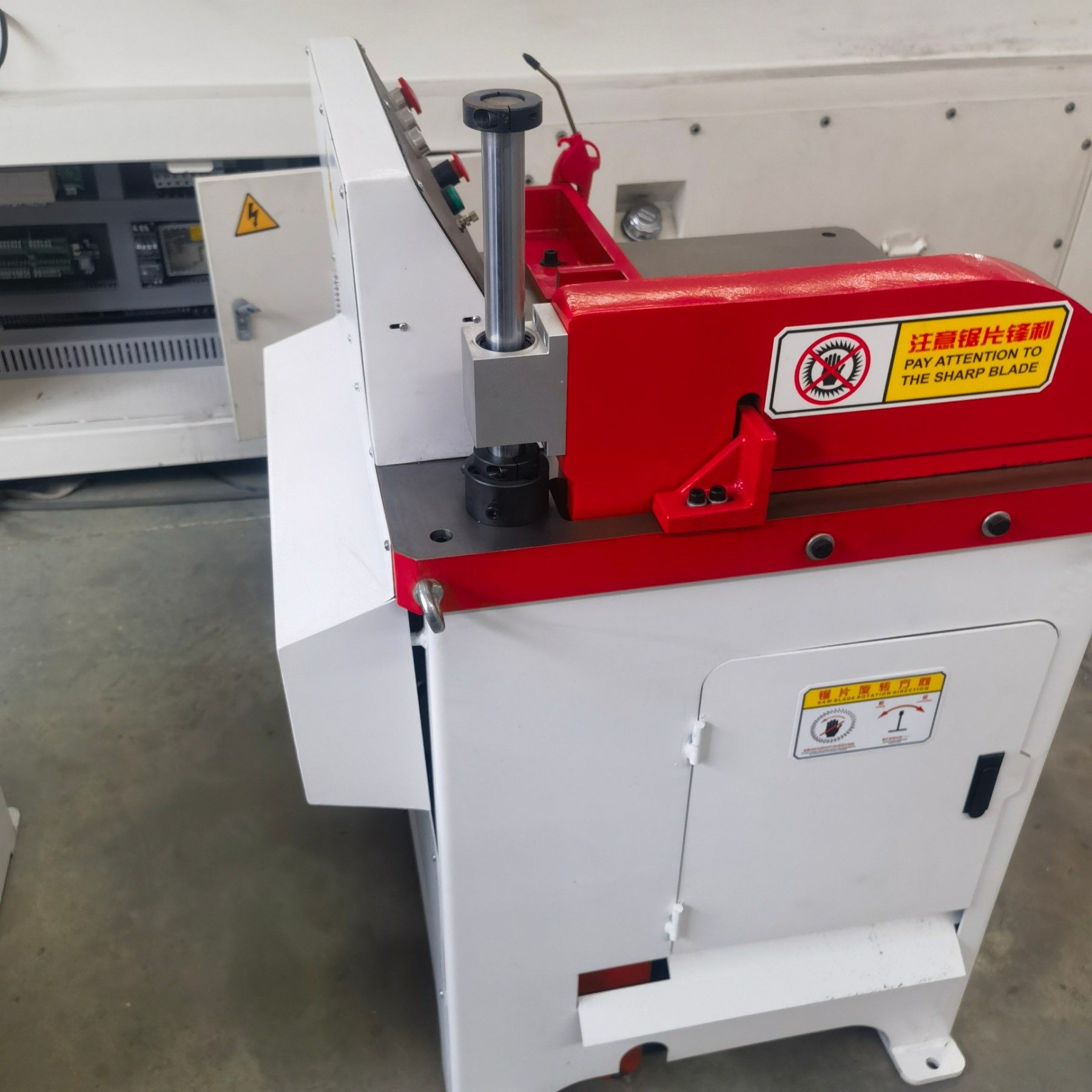 Semi-Automatic Aluminium Cutting Machine - ALEKVS